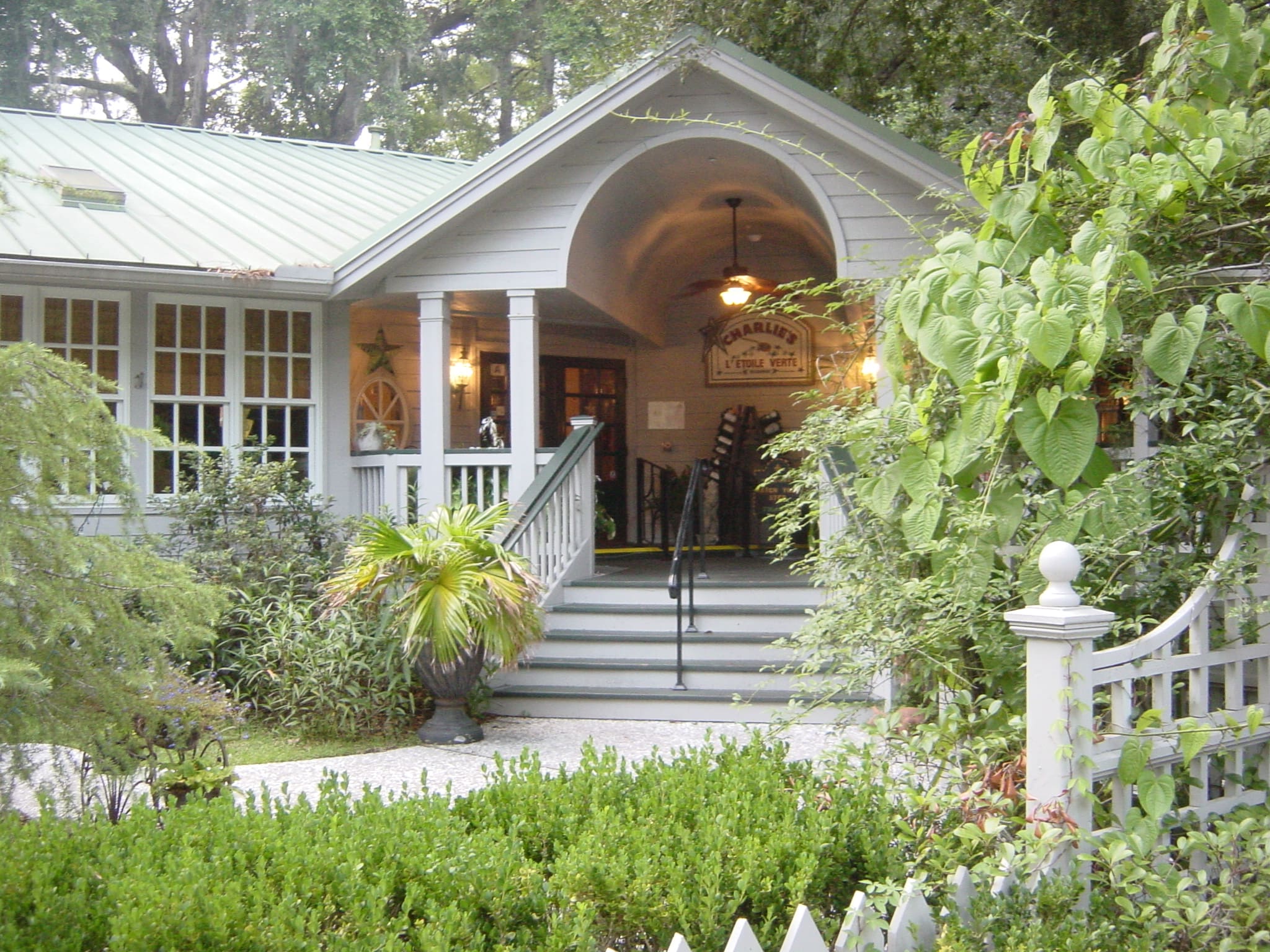 Charlie's L'etoile Verte – Food Channel