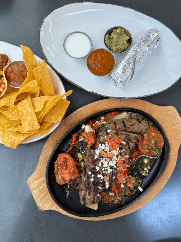 Fajita and Margarita Combo at Tommy Bahama Marlin Bar - Food Channel